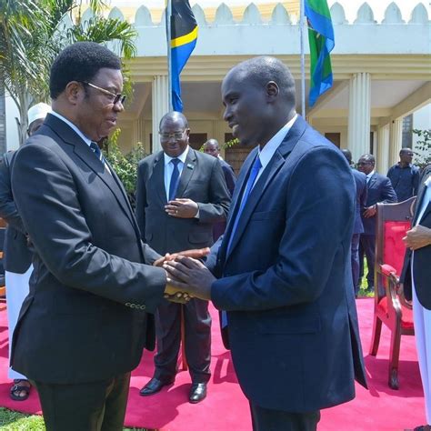 Waziri Mkuu Apongeza Naibu Waziri Mkuu Na Waziri Wa Nishati Dkt Doto
