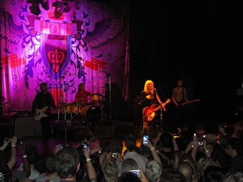 Music Art Vcl Hole Live At Vic Theatre Chicago Il 07 14 2010