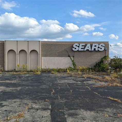 Exploring The Abandoned Sears Building At Whitehall Mall