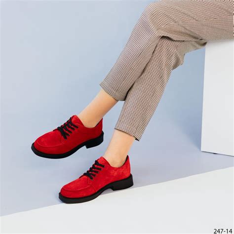 Женские красные замшевые туфли — цена 1580 грн в каталоге Туфли Купить женские вещи по доступной