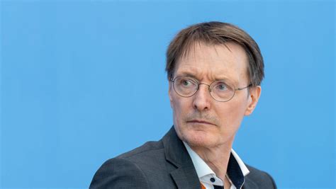 Oppositionspolitiker Erwägen Im Streit Um Lauterbachs Impfkampagne Gang
