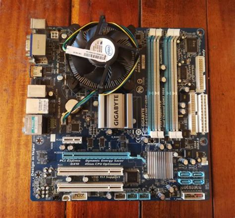 เมนบอรดพรอม CPU แรม 4G Core2 Quad Q6600 4คอร GIGABYTE GA EG41MFT