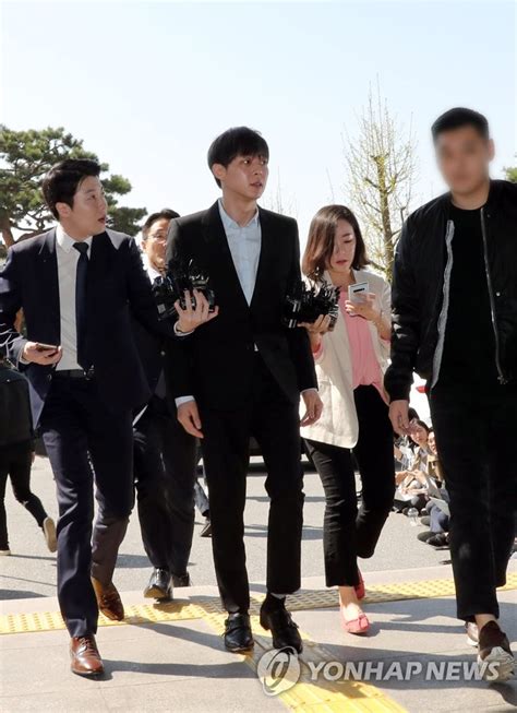 마약 혐의 박유천 경찰 출석 연합뉴스