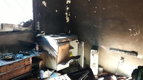 Conurbano Salvaje Le Robaron A Una Mujer De Ezpeleta E Incendiaron Su