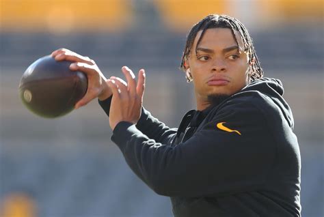 Espns Louis Riddick Justin Fields Absolutely Could Have Career Year