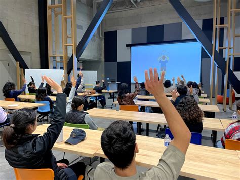 Bakar Fellow Daniela Kaufer Inspires High School Students To Explore