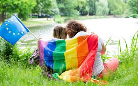 La Commission Célèbre La Journée Internationale Contre Lhomophobie La