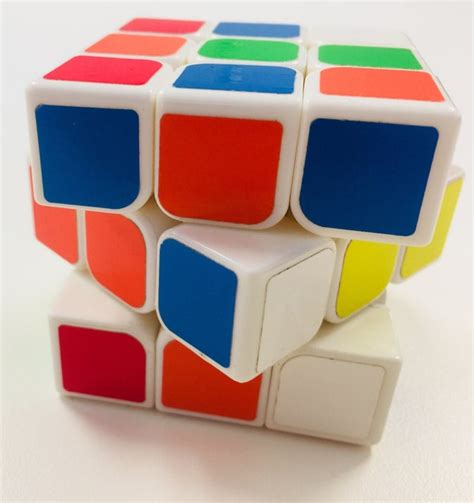 El Cubo Rubik Un Clásico Del Coleccionismo Anime Collector