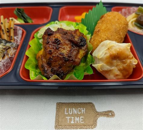 見て楽しみ食べて美味しい10品目のおかず今日のお昼ご飯おばんざいブライニング鶏ももは工程を増やしさらに美味しく味噌焼シウマイぷちメンチ