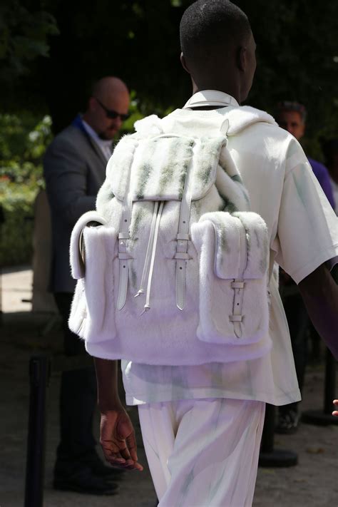 Virgil Abloh El Nuevo Hombre De Louis Vuitton Presentó Su Colección