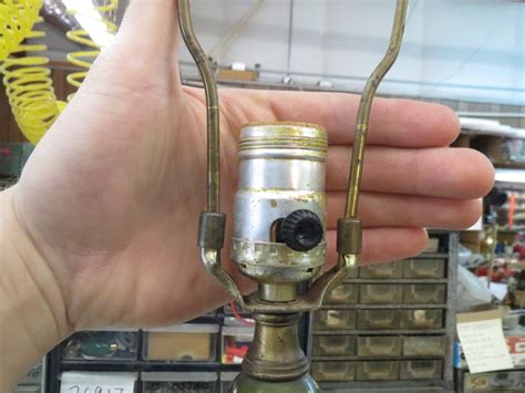 Lamp Parts And Repair Lamp Doctor 5 Steps To Replace A Lamp Socket