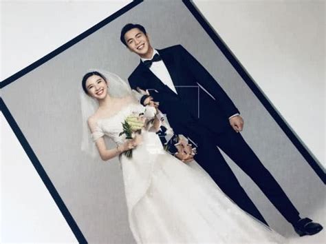 八年恋爱长跑终于结束，张若昀唐艺昕牵手婚纱照羡煞旁人