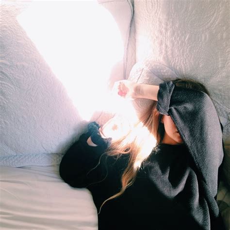S P H I N X E D Photo Tumblr Girls Photo Profil Light And Shadow
