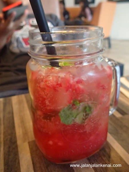 Santai Sejenak Di Lacamera Coffee Bandung