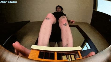 Pale Beauty Vs Stubborn Store Mp4 Amateur Soles Giantess And