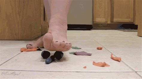 Sensuous Foot Squash Mp4 Hd Evil Opal Clips4sale