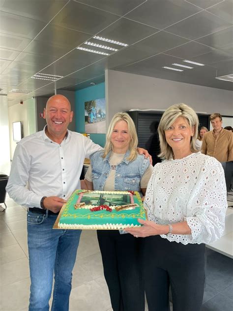Van Moer Logistics Op Linkedin 𝗢𝗻𝘀 𝗔𝗻𝗷𝗮 𝗶𝘀 𝟯𝟬 𝗷𝗮𝗮𝗿 𝗶𝗻 𝗱𝗶𝗲𝗻𝘀𝘁 🙌 Deze