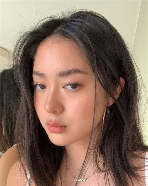 28 Trendy And Edgy Clean Girl Makeup Ideas Styleoholic
