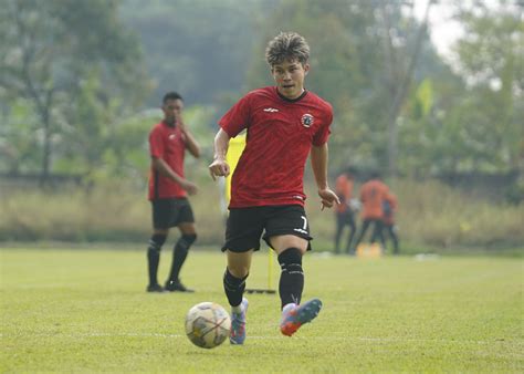 RYO MATSUMURA MARI NIKMATI TEKANAN YANG ADA