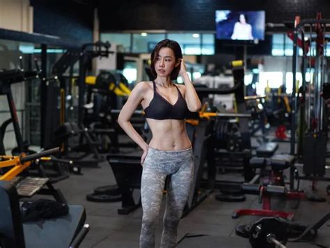 Want A Milf Fetish Captioner To Help Me Caption This Milf Kik