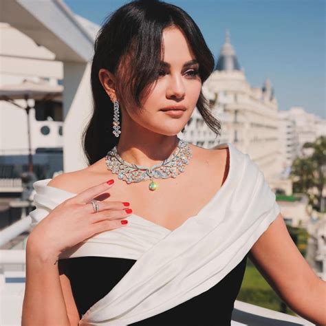 Appearance Nicki On Stage Women Stars Academy