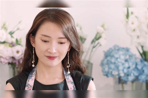 你是人间理想：女子心事重重，却不愿与闺蜜诉说，怎么回事啊