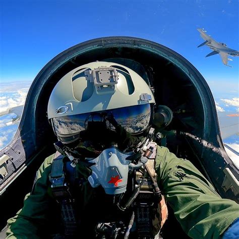 Chinese Scientists Display New Generation Electronic Warfare Weapon