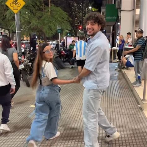 Nattanzinho Reata Namoro E Surge Aos Beijos Influenciadora Em Jogo Da Argentina