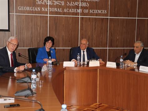 ჩეხეთის მეცნიერებათა აკადემიის პრეზიდენტის პროფესორ ევა ზაჟიმალოვას