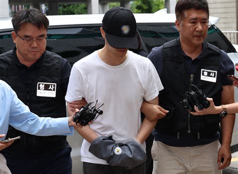 5살아이 거꾸로 넣어 의식불명 태권도 관장 구속 한국경제