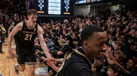 Liam Robbins And Lee Dort Out For Vanderbilt Basketball Against Kentucky