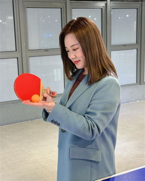 𝗖𝗿𝘆𝘀𝘁𝗮𝗹 𝗟𝗶 李晞彤 突如其來的飯後活動🏓😆 Instagram