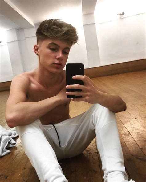 Pin By Zxc123mnb098 On Draws Cute White Boys Cute Teenage Boys