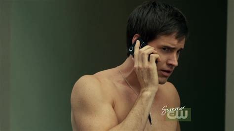 Auscaps Jonathan Patrick Moore Shirtless In The La Complex 2 05 Taking The Day