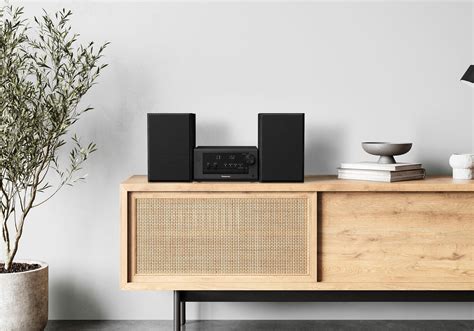 Five Reasons Why A Compact Stereo System Is The Ultimate Christmas Tec
