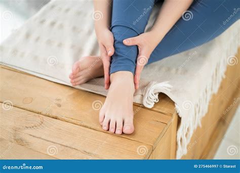 Joint Diseases Hallux Valgus Plantar Fasciitis Heel Spur Woman S