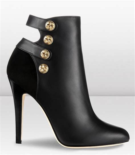 Shoe Cking” News Jimmy Choo Never Designed Any Shoes