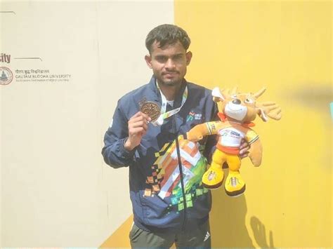 pradeep kumar of rajasthan became gold medalist in 10 000 meters race