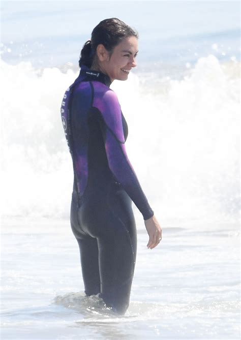 Mila Kunis In Purple Wetsuit At A Beach In Santa Barbara Wetsuit Hollywood Celebrities Barbara