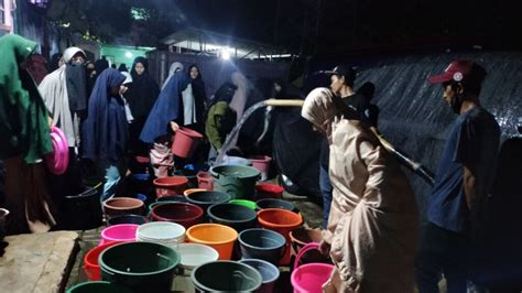 Laznas BMH Salurkan Liter Air Bersih Untuk Pesantren Dan Warga Terdampak Kekeringan Di Bogor