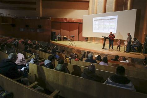 La chirigota Las Justinas y la comparsa El Coleccionista de Alegrías
