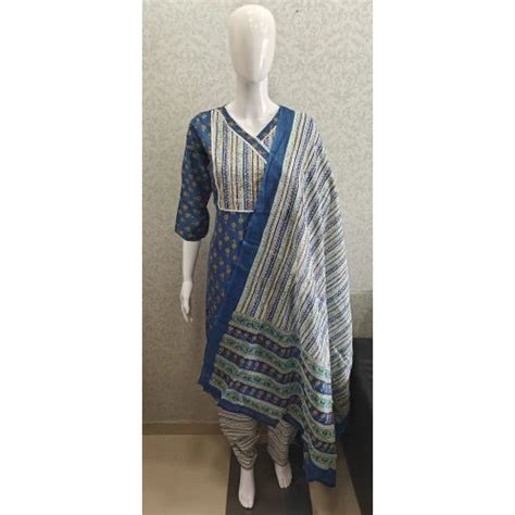 Indian Fabulous Magenta Cotton Cambric Printed Kurta With Pant And