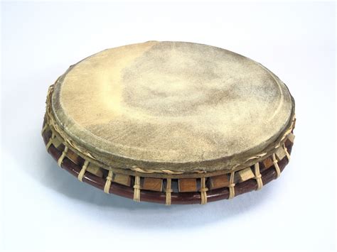 MUSEUM SRI BADUGA PAMERAN ALAT MUSIK NUSANTARA