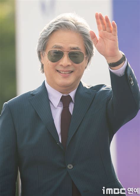 [포토] 박찬욱 감독 핵 멋짐 배우 포스