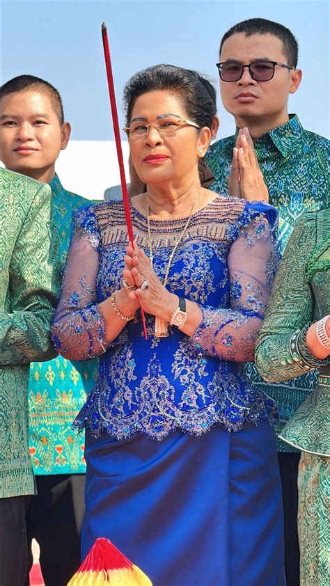 សុខ រស្មី សុខ រស្មី Added A New Photo