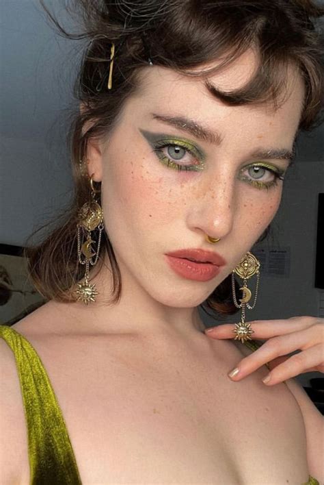 Cenoura Cozida Adlı Kullanıcının Makeup Panosundaki Pin Makyaj