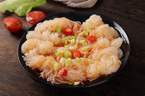 【凉拌魔芋丝的做法步骤图，凉拌魔芋丝怎么做好吃】格瑞美厨gourmetmaxx下厨房
