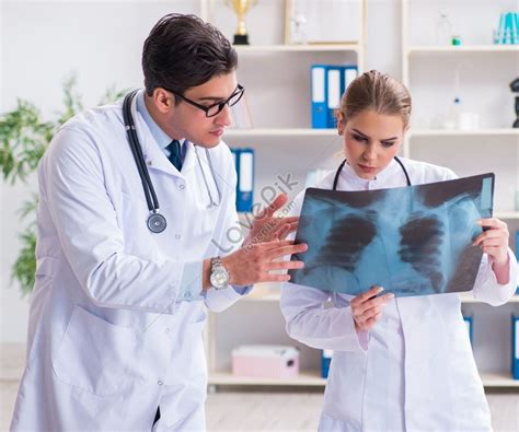 Title Diagnosing With X Rays Photo Title Diagnosing With X Rays Picture