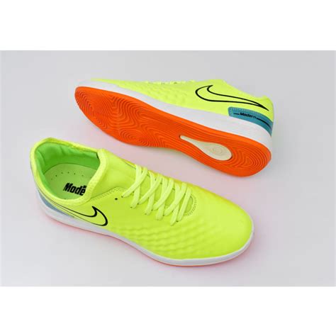 خرید و قیمت کفش فوتسال سالنی فسفری مردانه مدل مدرن از غرفه تولیدی نوین چرم