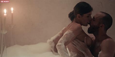 Naked María Fernanda Yepes in Dark Desire